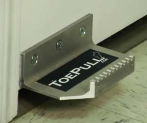 Two students have developed a bathroom door handle that can knock out ...